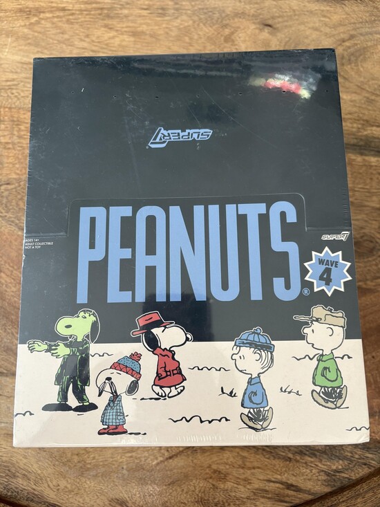 Super7 | Toys | Super7 Peanuts Reaction Wave 4 Figure Set Snoopy Linus ...